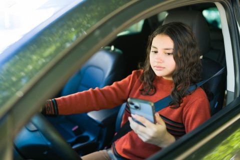Distracted Driving Laws and Insurance Rates | Acceptance Insurance